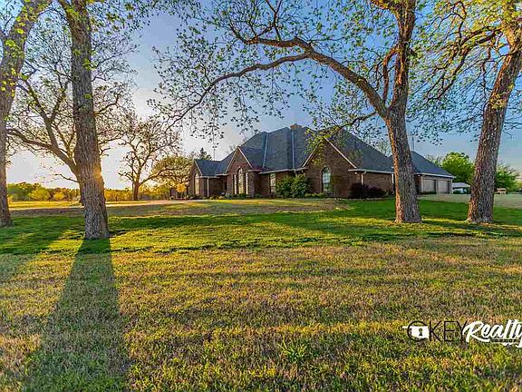 2715 SW Bishop Rd, Lawton, OK 73505 | MLS #165941 | Zillow