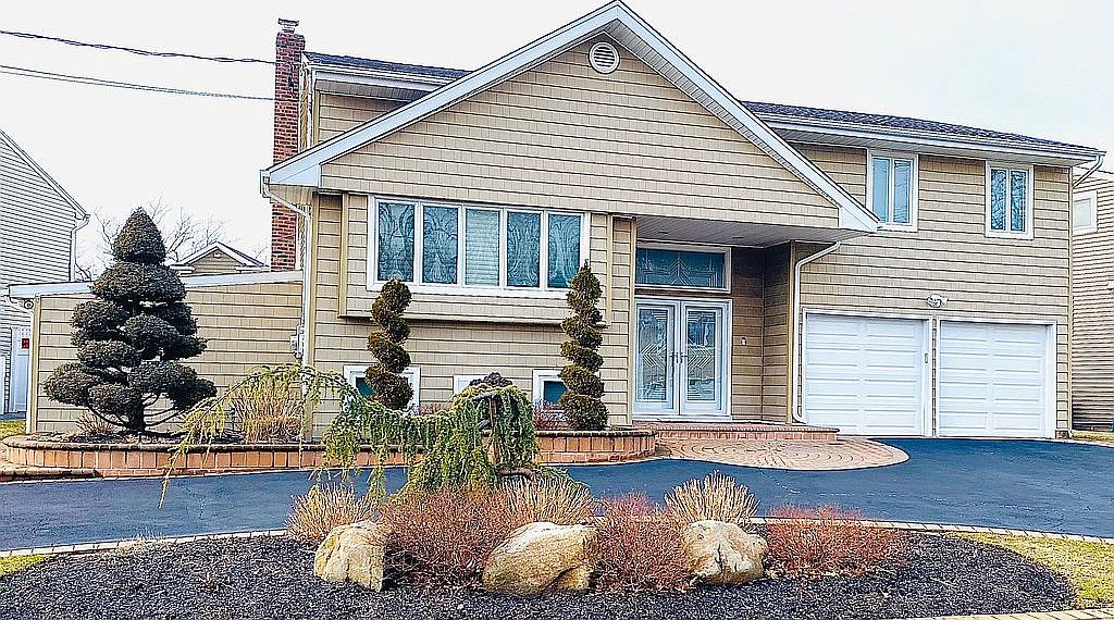 2089 Ellen Dr, Merrick, NY 11566 | Zillow