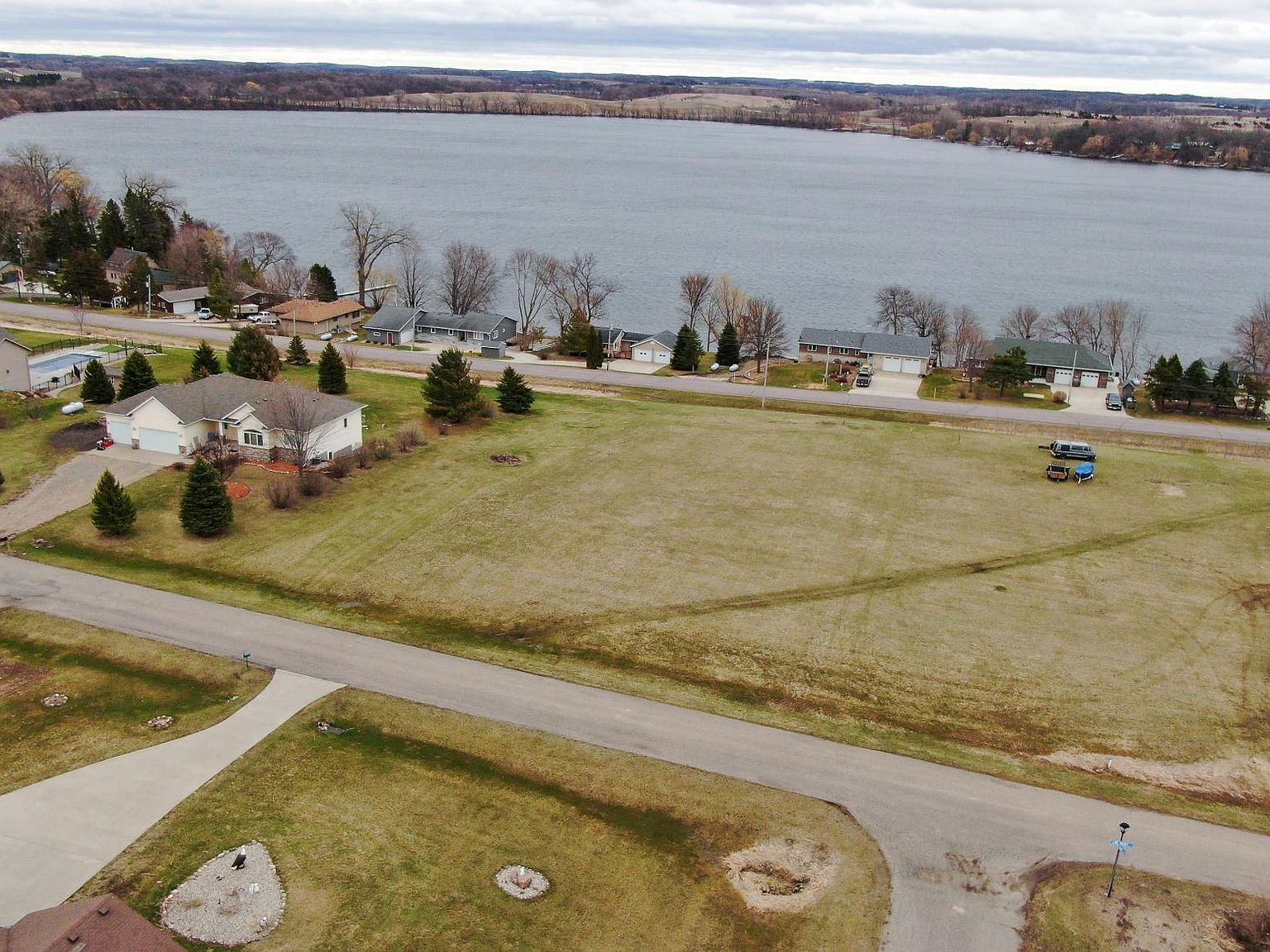 19251 Lake Volney Cir, Le Center, MN 56057 | Zillow