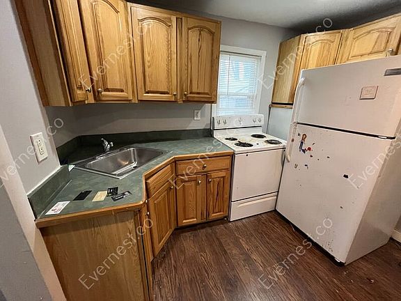 2814 Crooks Rd, Royal Oak, MI 48073 | Zillow