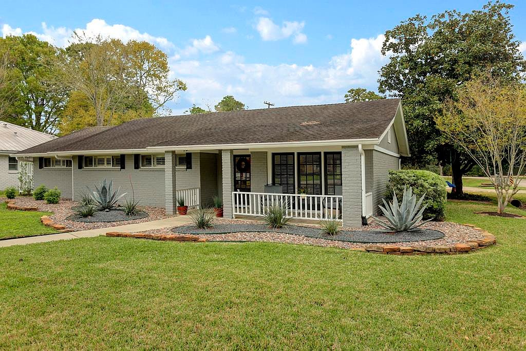 1702 Longacre Dr, Houston, TX 77055 | Zillow