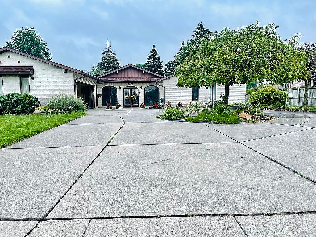 617 S Berlin Ave, Oregon, OH 43616 | Zillow