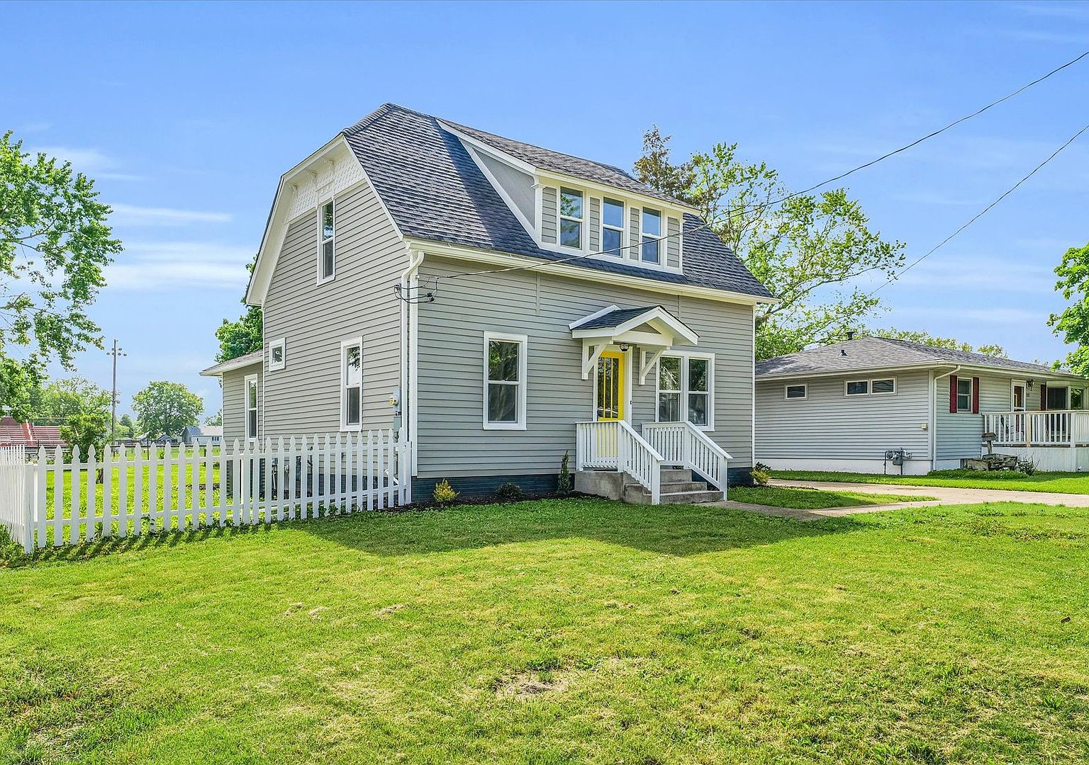 510 S 5th St, Fisher, IL 61843 | Zillow