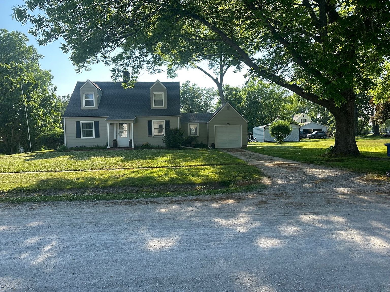 401 N Sherman St, Wheeling, MO 64688 | Zillow