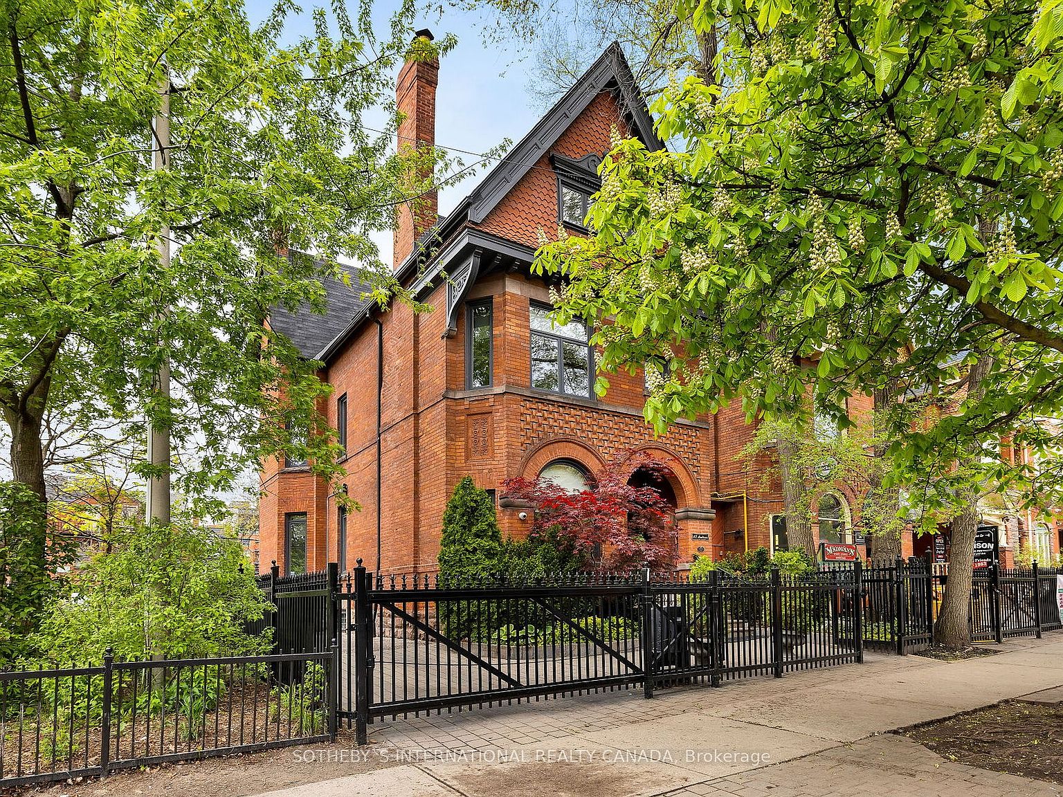 12 Madison Ave, Toronto, ON M5R 2S1 | MLS #C9351411 | Zillow