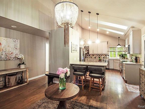 10064 Creekwood Trl, Davisburg, MI 48350 | MLS #20230079866 | Zillow