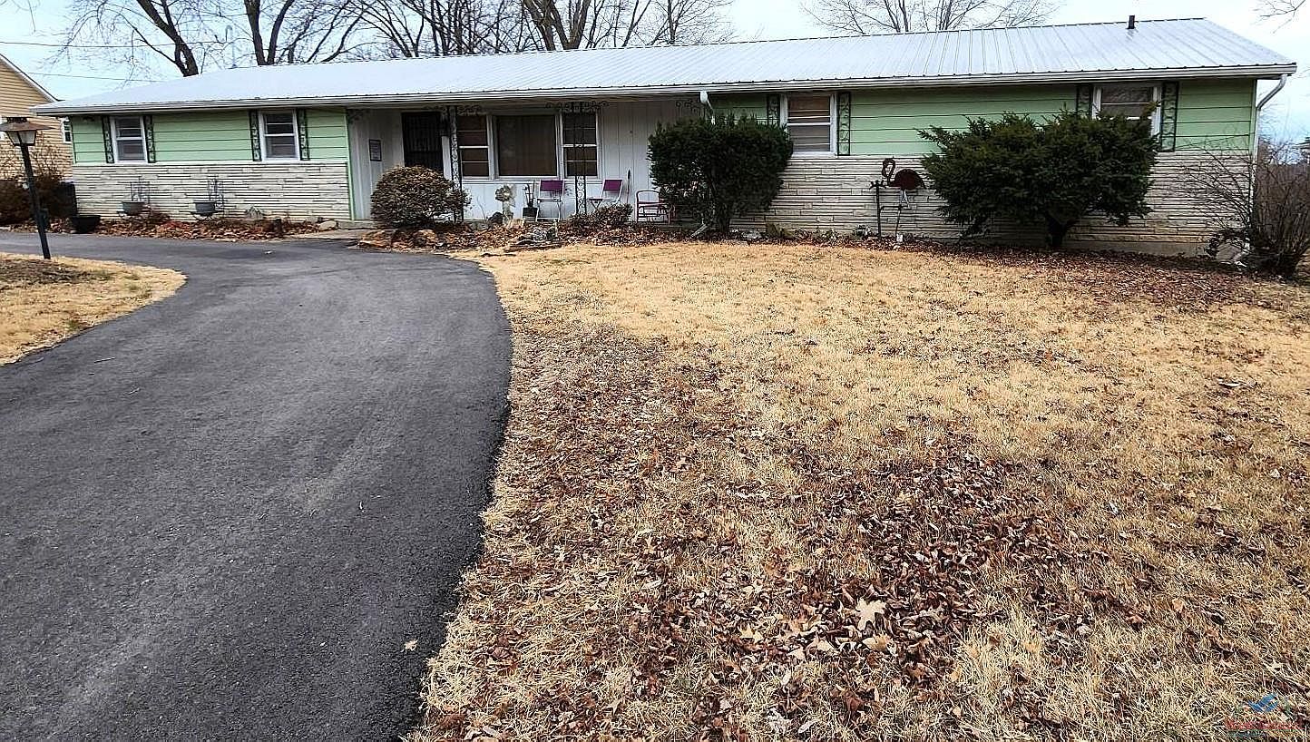 1702 E 16th St, Sedalia, MO 65301 | Zillow