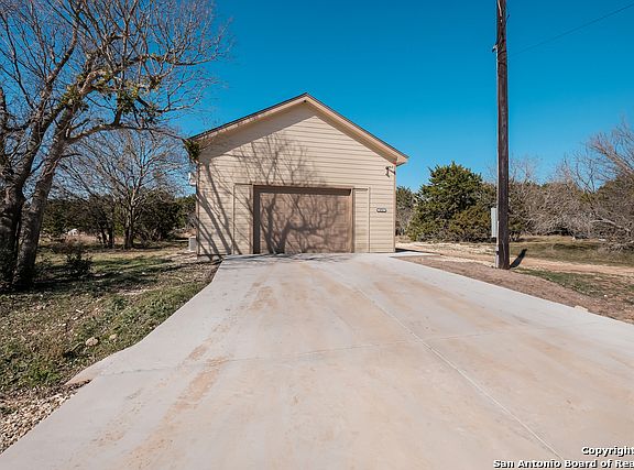 476 Bandera Dr, Bandera, TX 78003 | Zillow