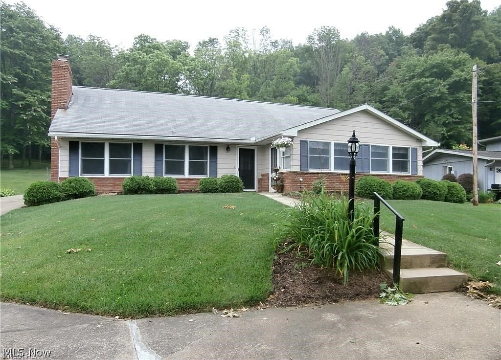 165 E Mohawk Dr, Malvern, OH 44644 | Zillow