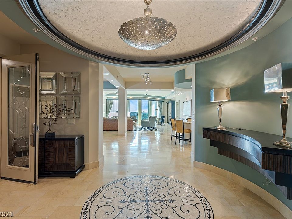 ONE QUEENSRIDGE PLACE Apartments - Las Vegas, NV | Zillow