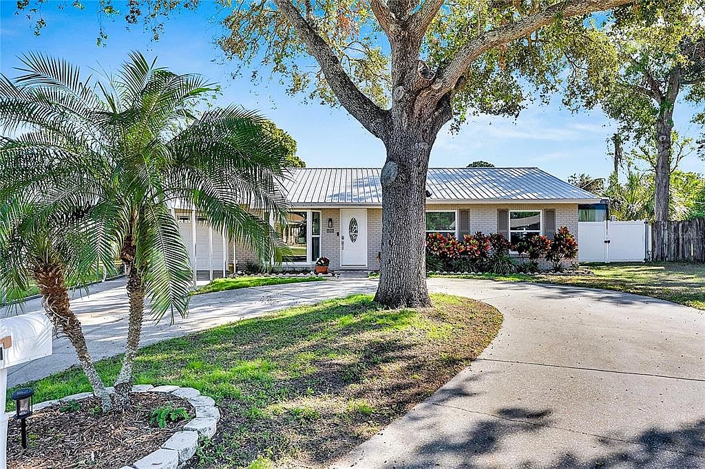 1211 Branda Vista Dr, Brandon, FL 33510 | Zillow