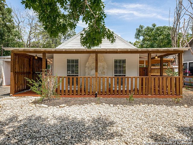 129 N Plant Ave, Boerne, TX 78006 | Zillow