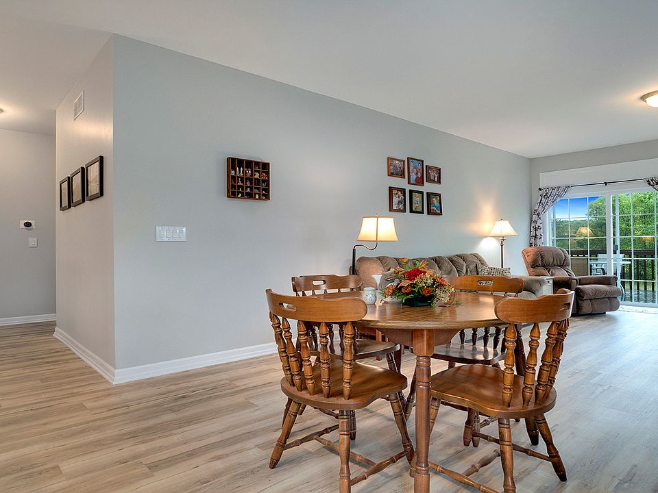 204 Martin Ave #204, Oregon, IL 61061 | Zillow