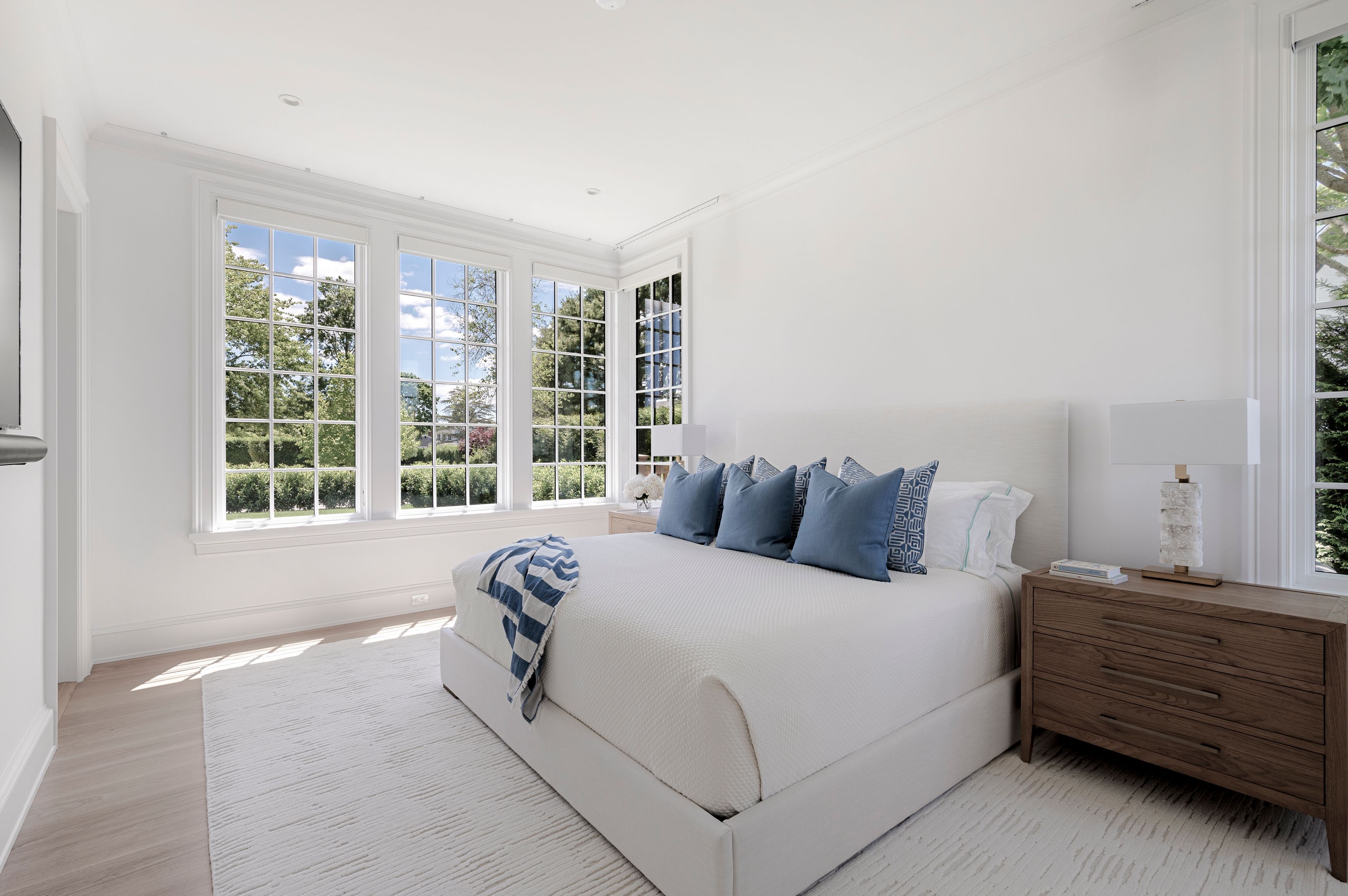 73 Pleasant Ln, Southampton, NY 11968 | Out East