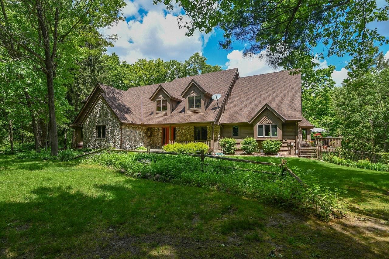 W349S4884 Kingdom Dr, Dousman, WI 53118 | Zillow