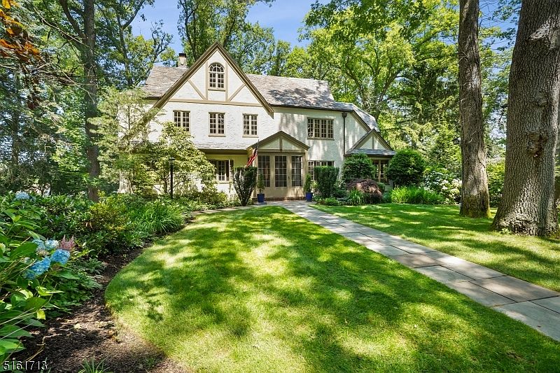 61 Oak Ridge Ave, Summit, NJ 07901 | Zillow