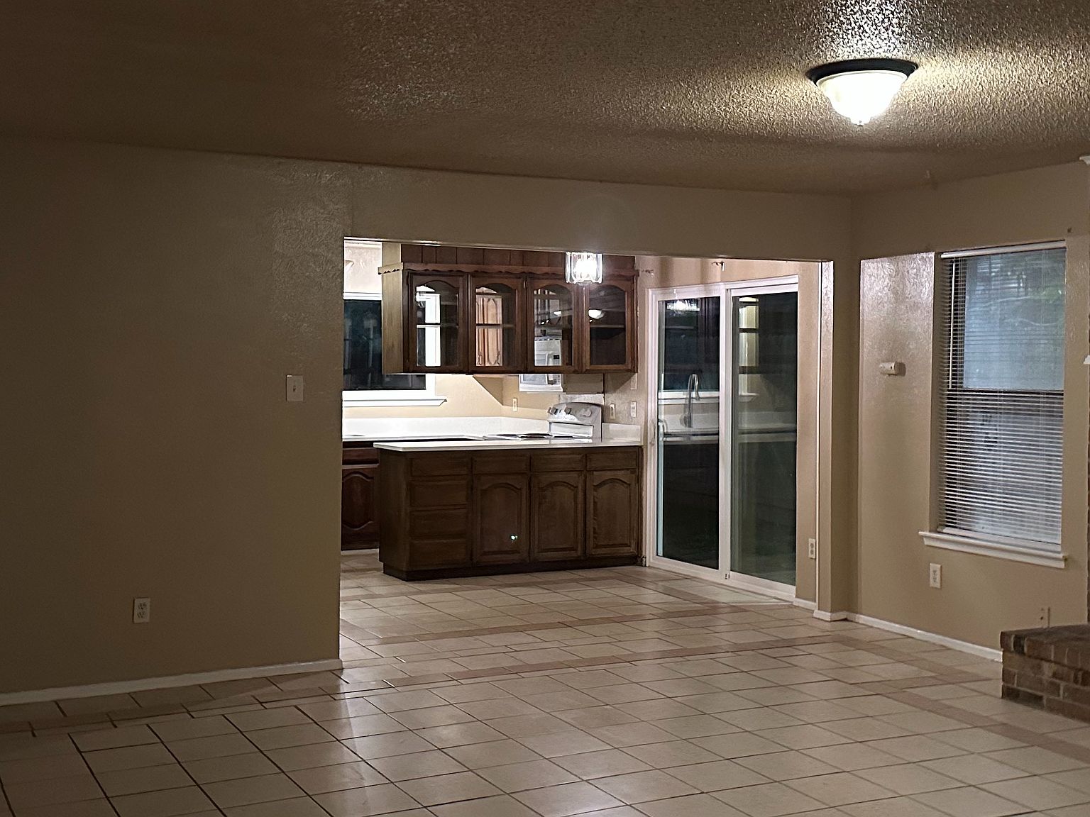4511 Menzer Rd, Fort Worth, TX 76103 | Zillow