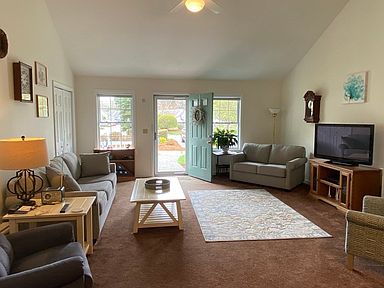 9-9D Cranberry Grove Way #D, Wareham, MA 02571 | Zillow