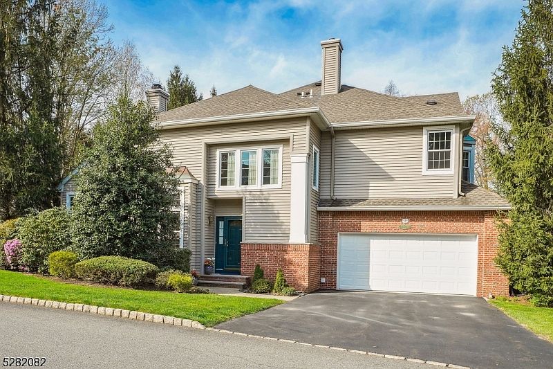 2 Meeker Ct, Roseland, NJ 07068 | Zillow