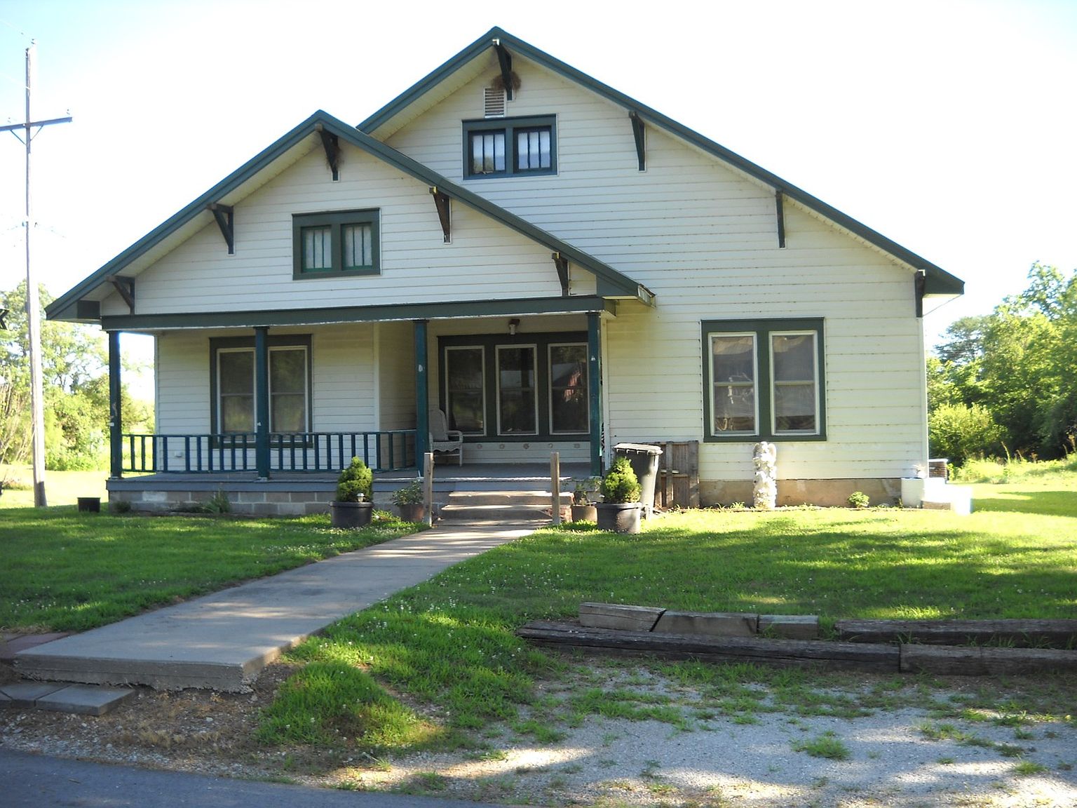 312 Snoddy St, Armstrong, MO 65230 | Zillow