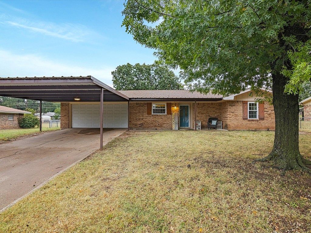 507 Whaley St, Bowie, TX 76230 | Zillow