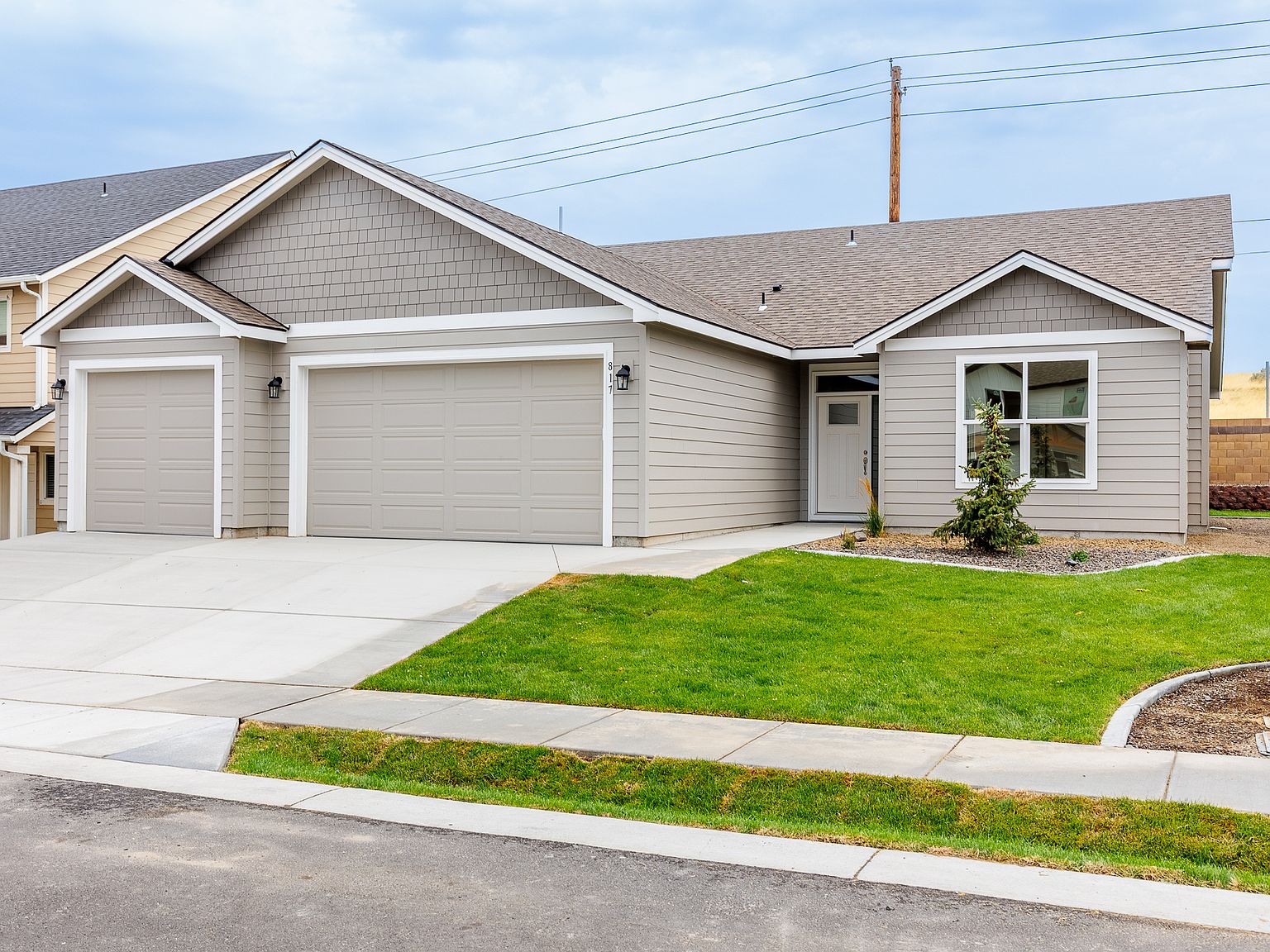 817 E Autumn Ave, Hermiston, OR 97838 | Zillow