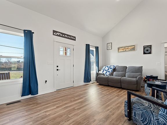 102 Castle St, Mcminnville, TN 37110 | MLS #3111307 | Zillow