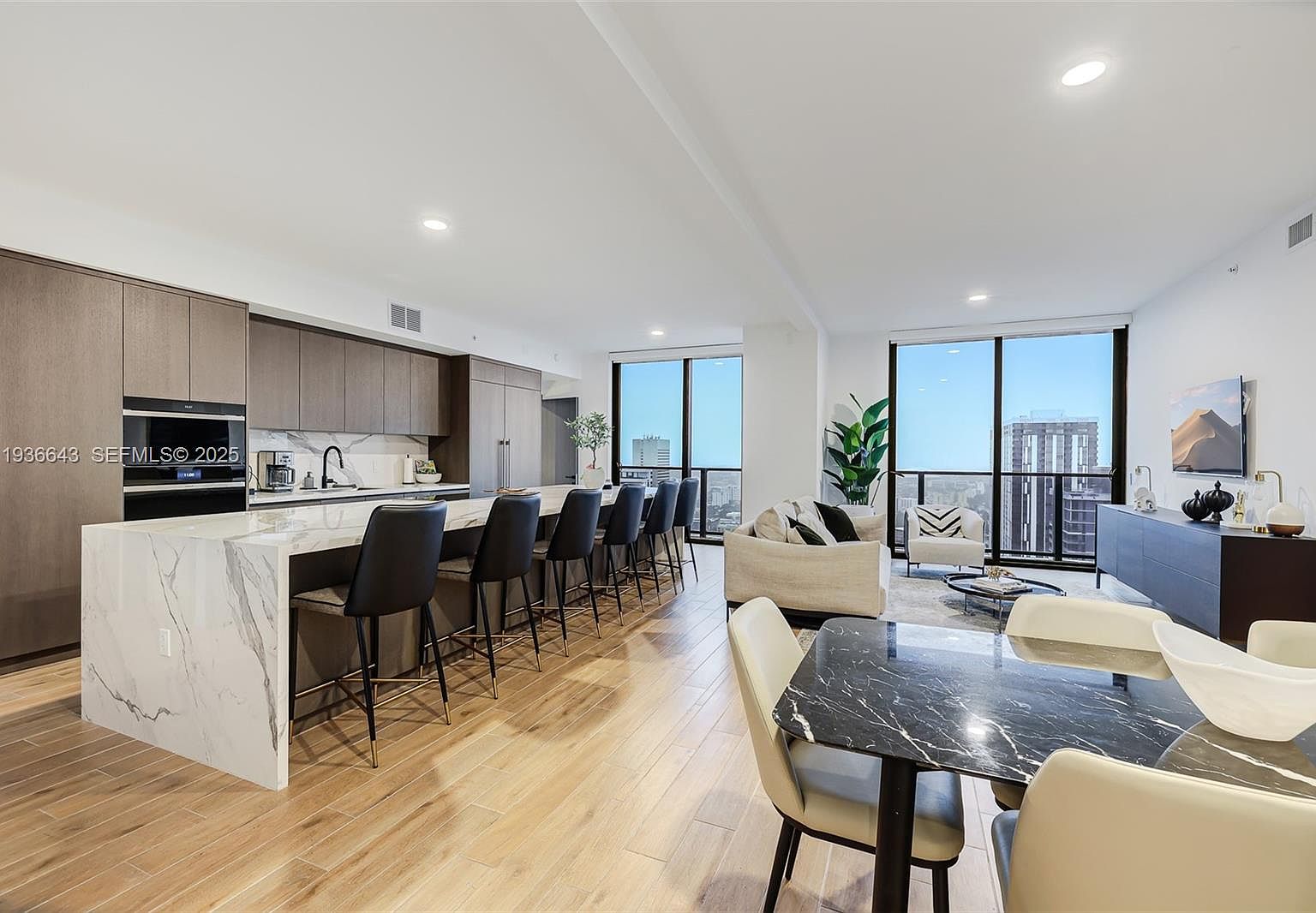 398 NE 5th St #3718-3719, Miami, FL 33132 | MLS #A11936643 | Zillow