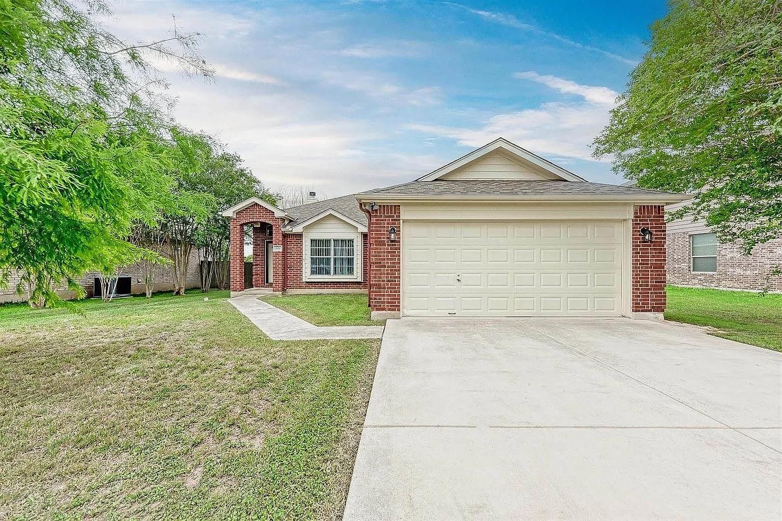 1506 Colton Ln, Lockhart, TX 78644 | Zillow