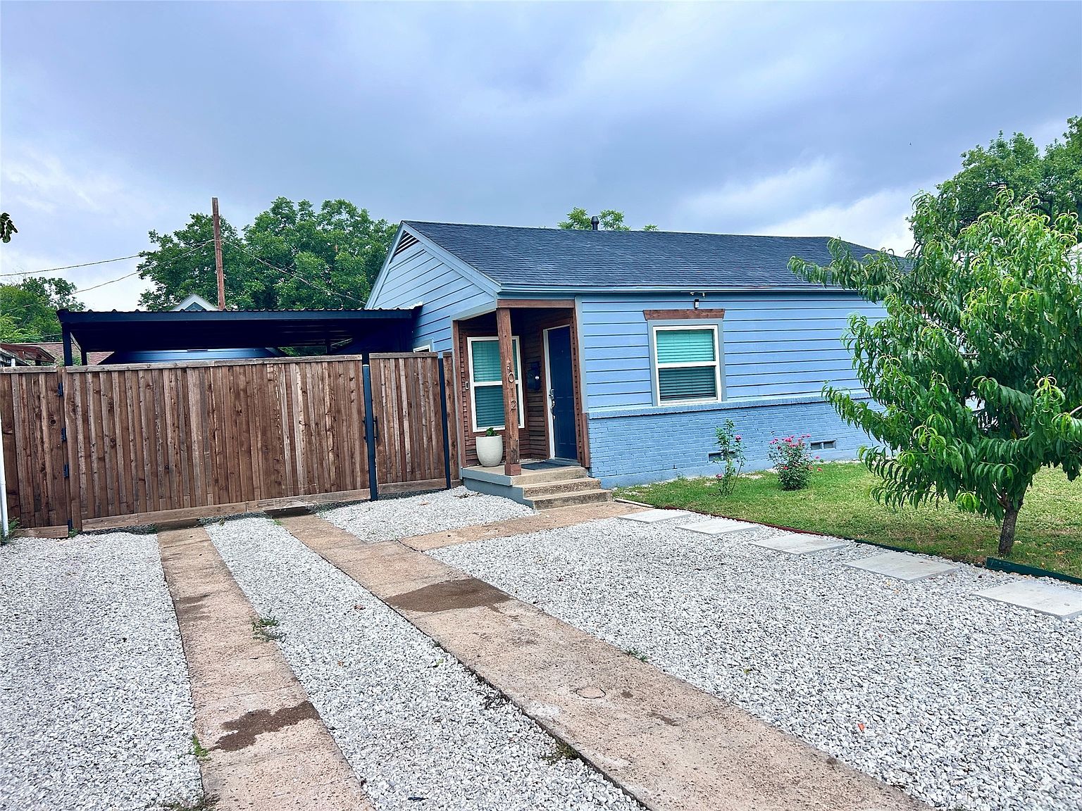 1012 Rindie St, Irving, TX 75060 | Zillow