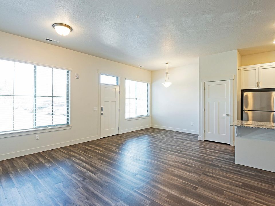 695 E Main St APT 2G, Midway, UT 84049 | Zillow