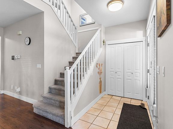 6177 169th St 4 Surrey Bc V3s 9e8 Mls R2942119 Zillow
