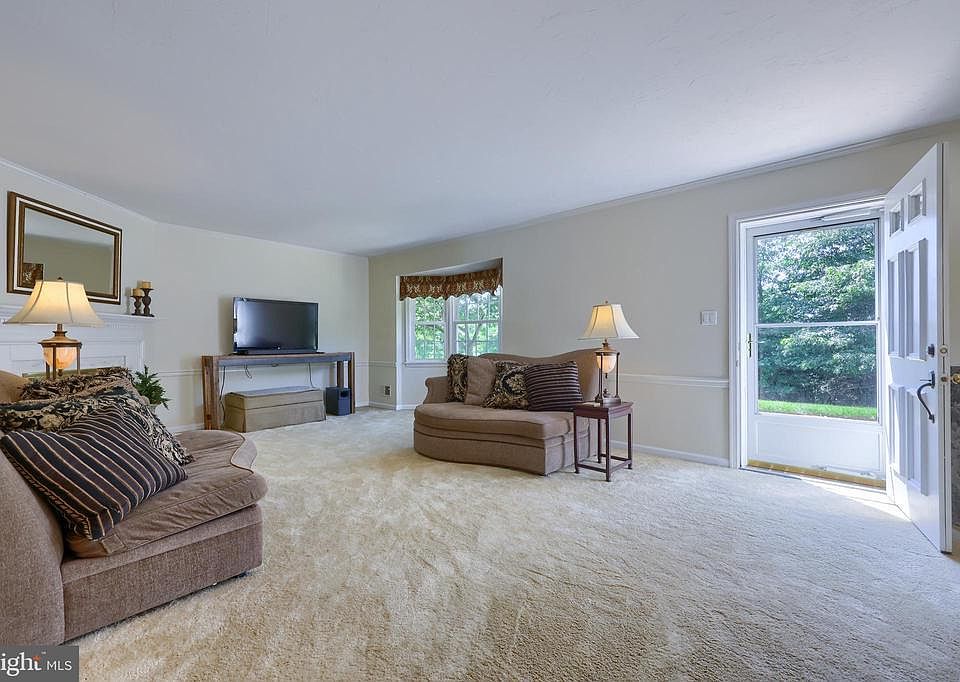 2042 Wyntre Brooke Dr York PA | Zillow