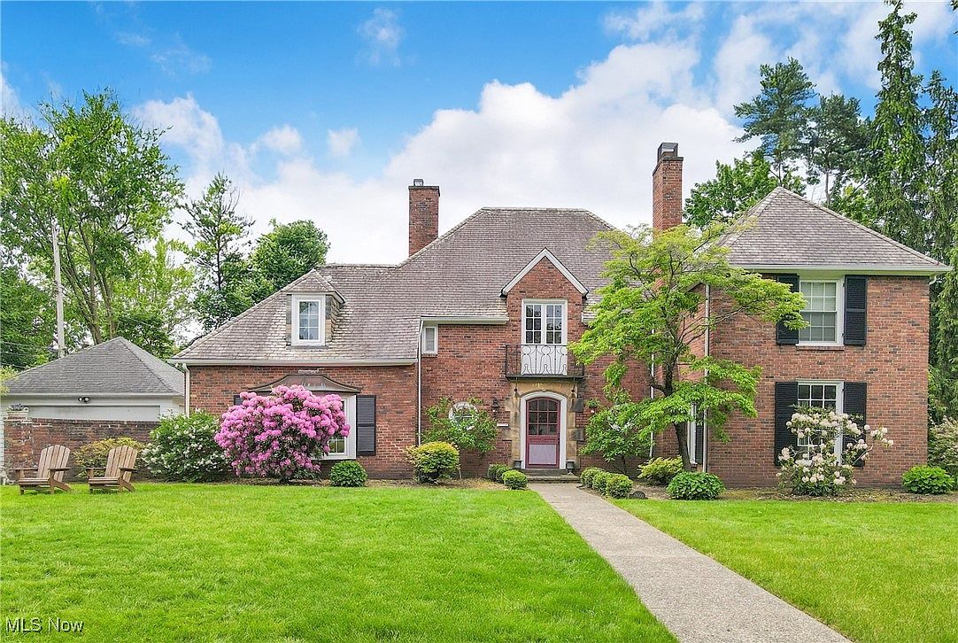18000 Fernway Rd, Shaker Heights, OH 44122 | Zillow