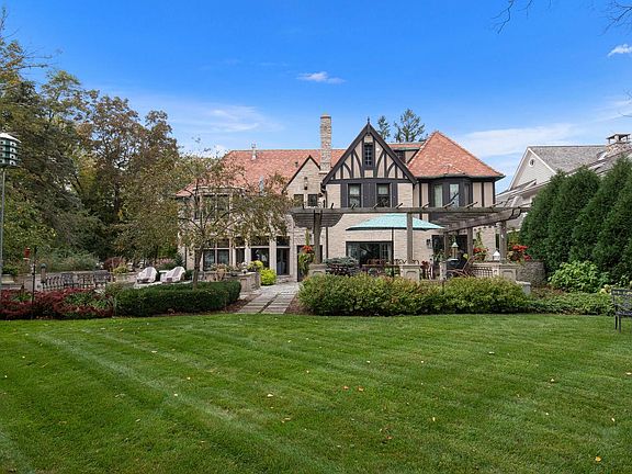 4496 N Lake Dr, Milwaukee, WI 53211 | MLS #1782140 | Zillow