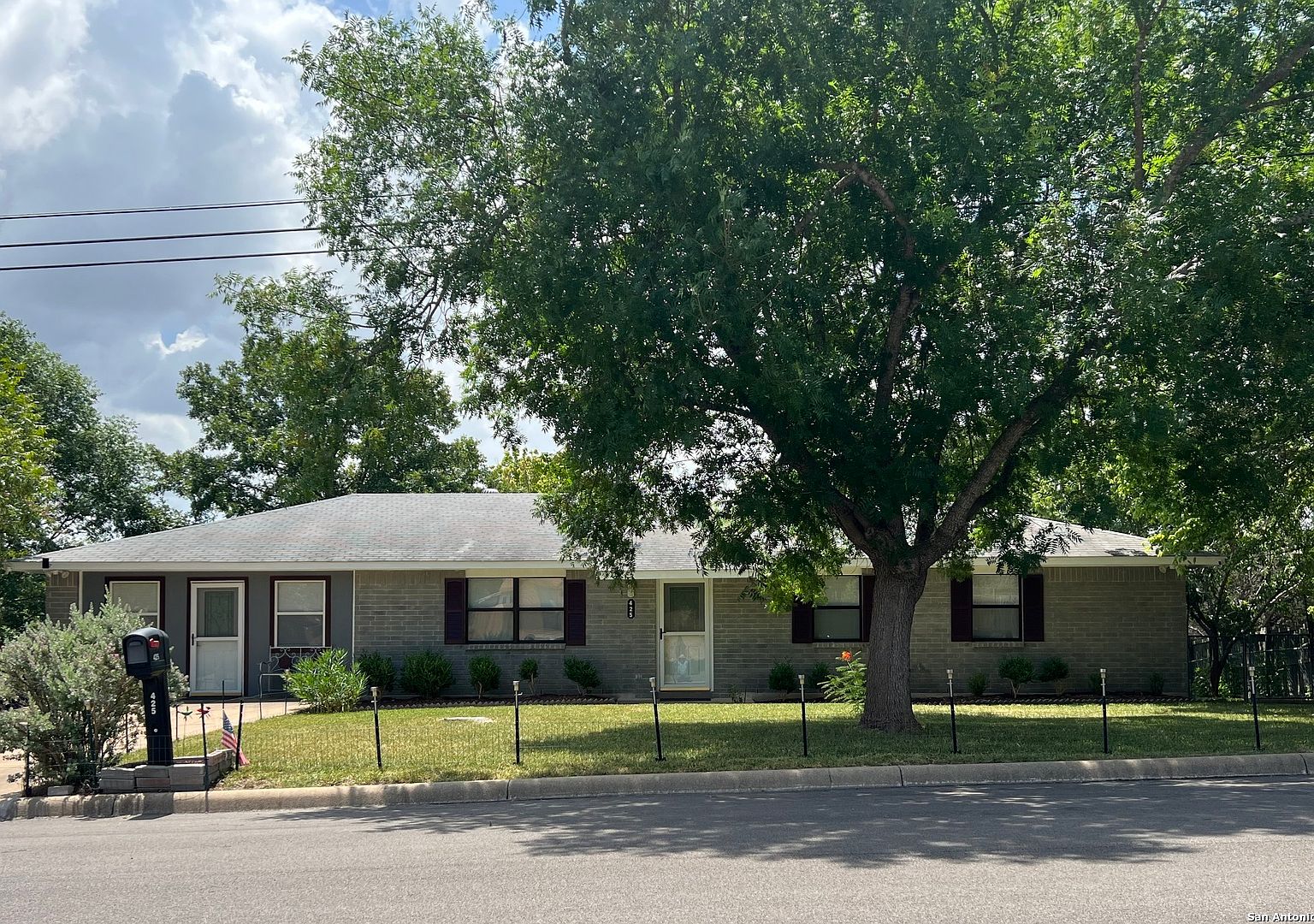 425 mack hollimon, Kerrville, TX 78028 | MLS #1791073 | Zillow