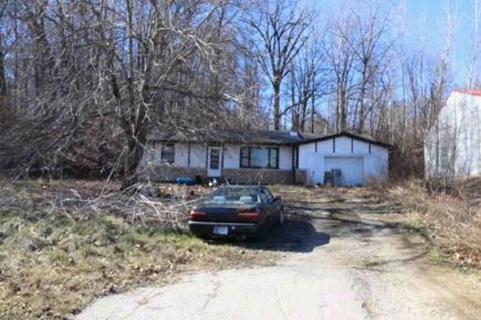 1034 W Dupont Dr S, Martinsville, IN 46151 | Zillow