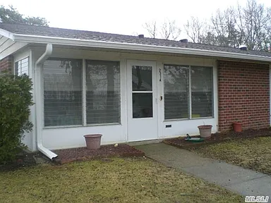 231 Blackpool Ct Ridge NY | Zillow