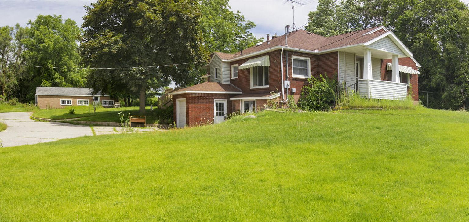 400 W Main St, Edmore, MI 48829 | Zillow