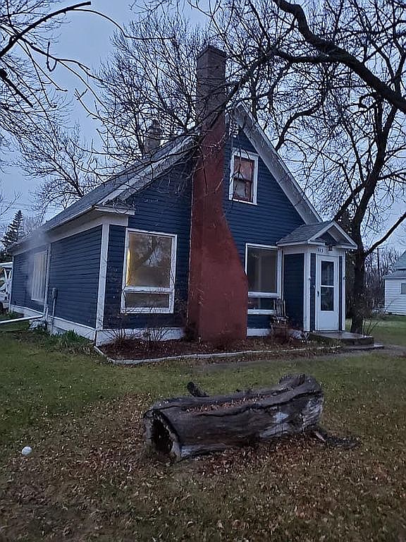 513 Main St, Edmore, ND 58330 | Zillow