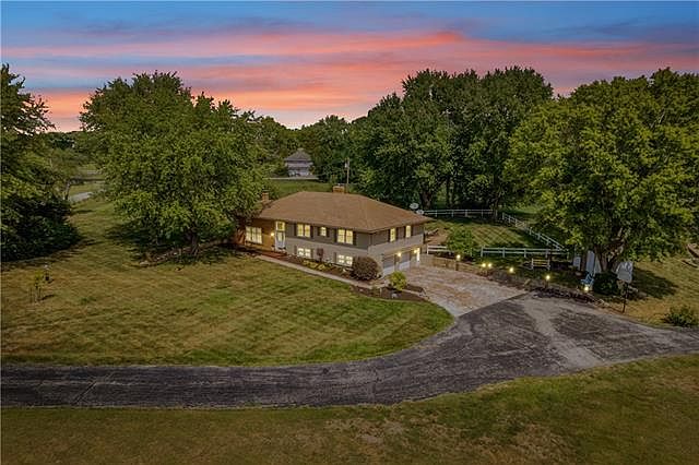 13333 Raytown Rd, Kansas City, MO 64149 | Zillow