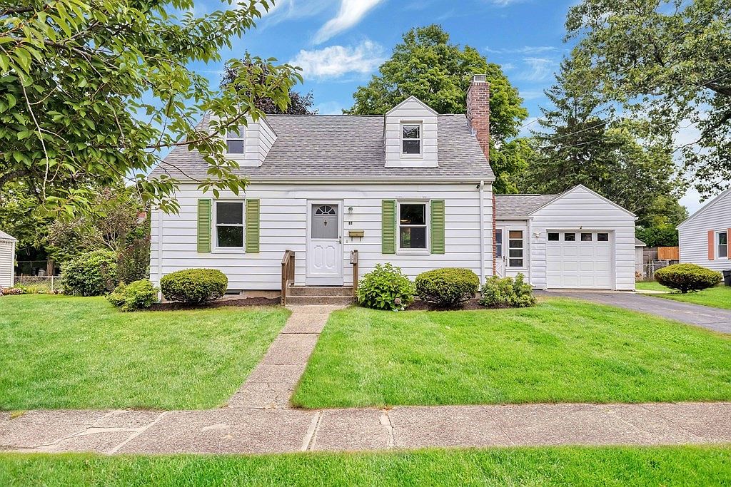 81 Bessemer St, Springfield, MA 01104 | Zillow