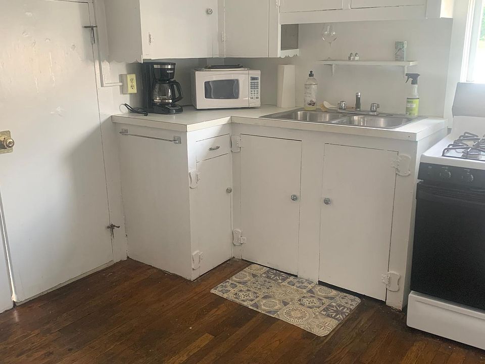 18 Railroad Pl, Westport, CT 06880 | Zillow