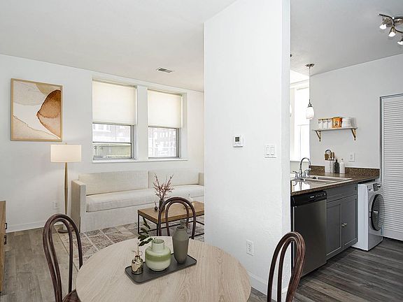 5330 Pershing Ave APT 106, Saint Louis, MO 63112 | MLS #24072101 | Zillow