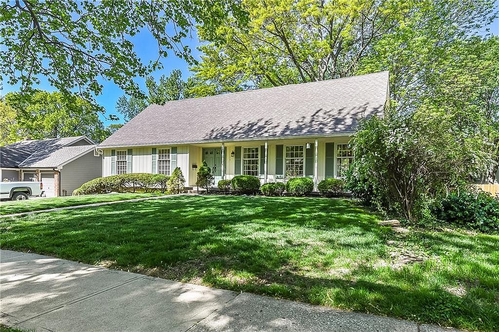 9944 Melrose St, Overland Park, KS 66214 | Zillow