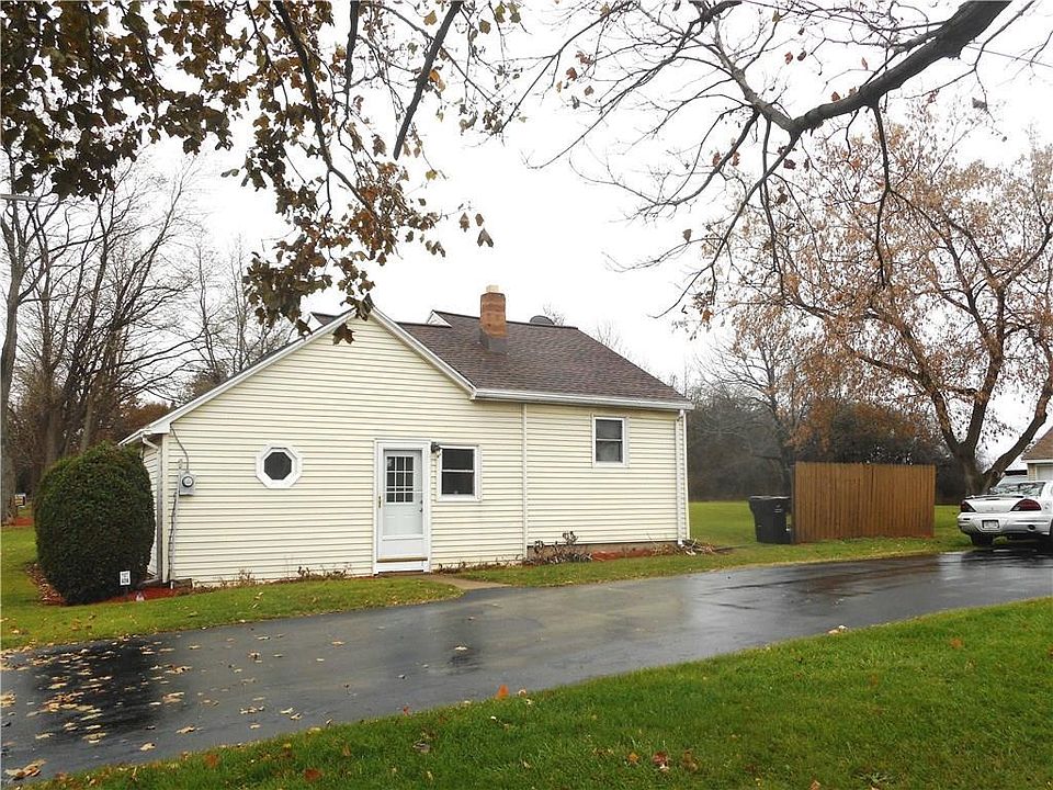 385 Middle Rd, Henrietta, NY 14467 | Zillow