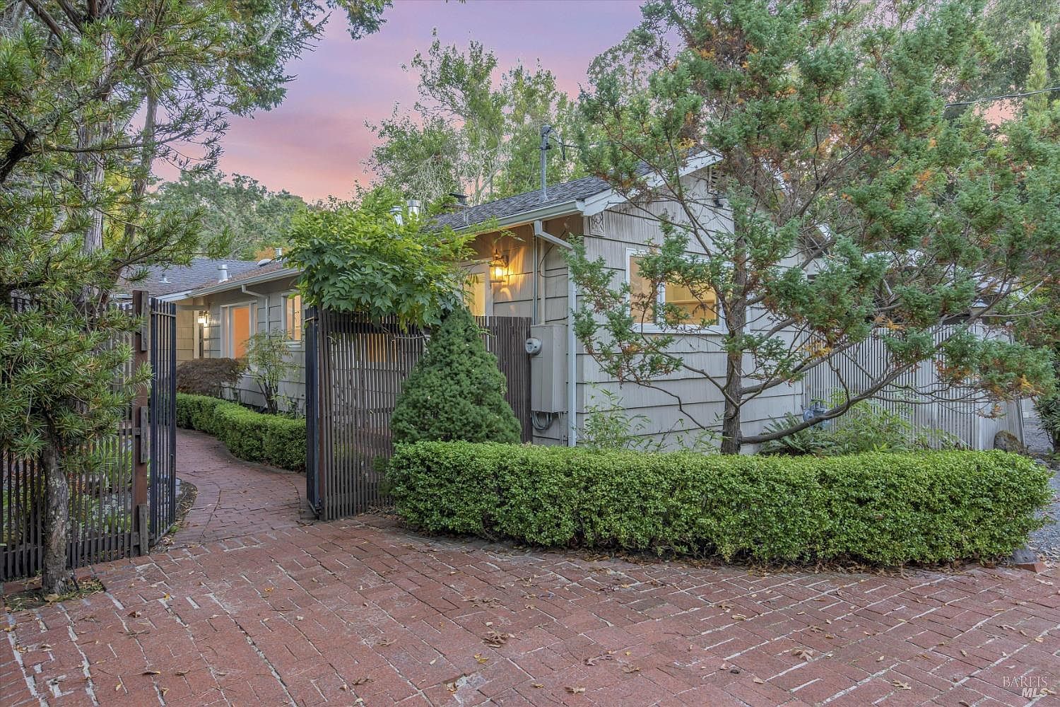 43 Van Winkle Dr, San Anselmo, CA 94960 | MLS #323920558 | Zillow