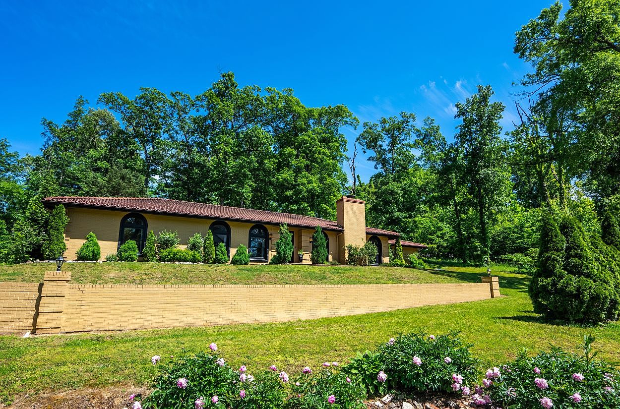 10853 Northview Dr, Dexter, MO 63841 | Zillow