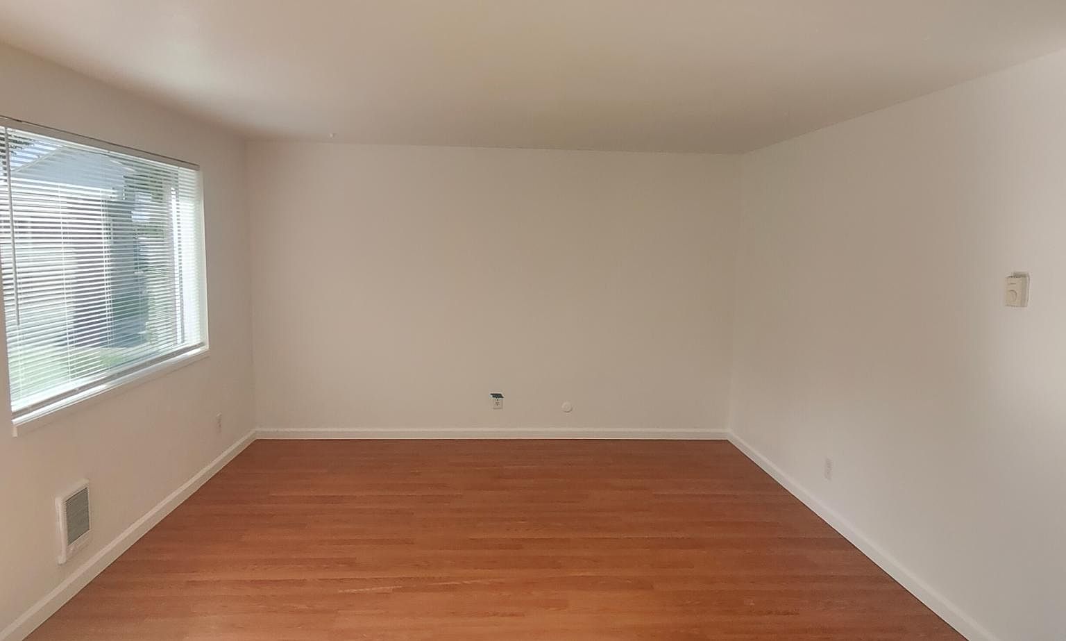1024 S Cloverdale St APT 1, Seattle, WA 98108 | Zillow