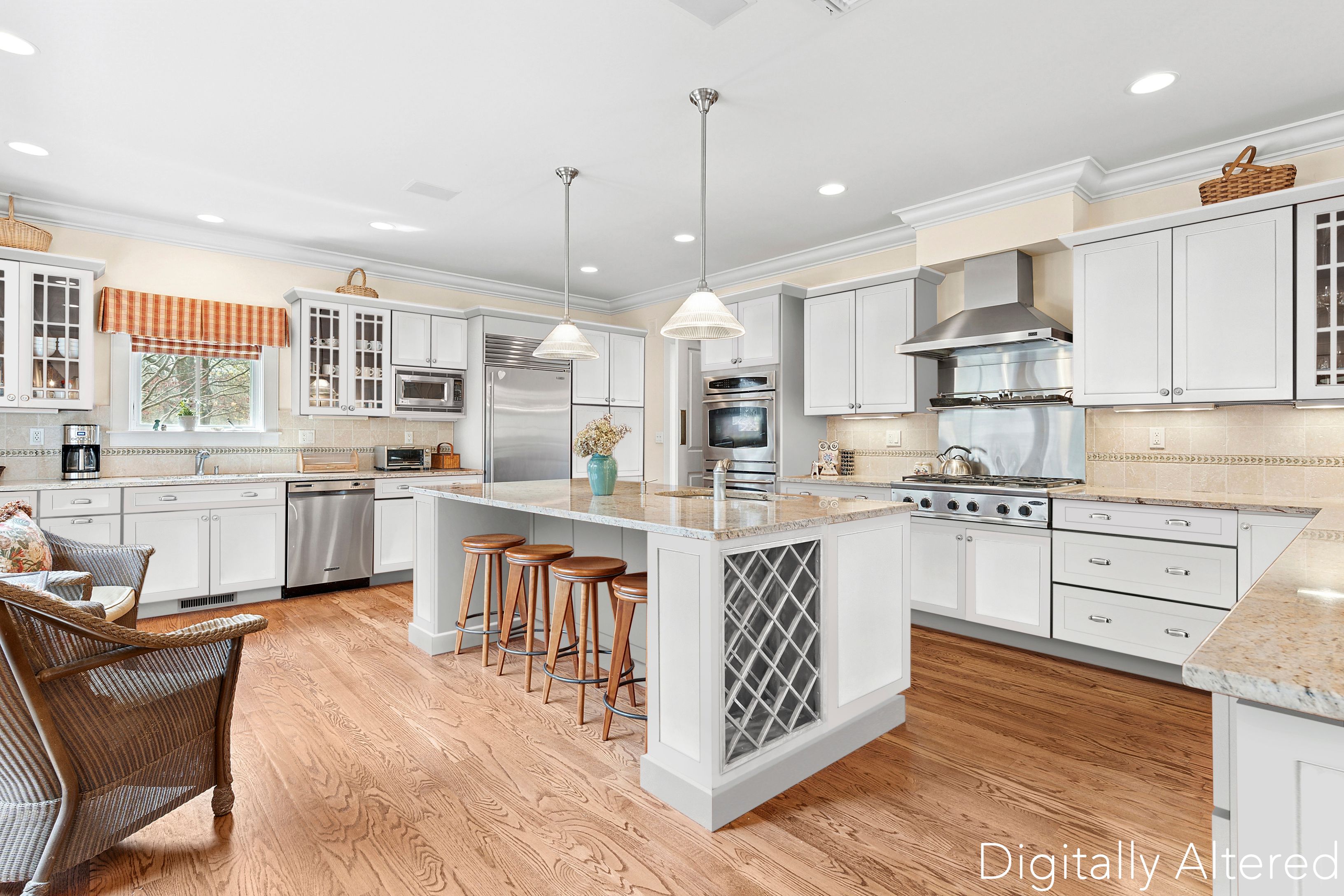 179 Bay Ave E, Hampton Bays, NY 11946 | Out East